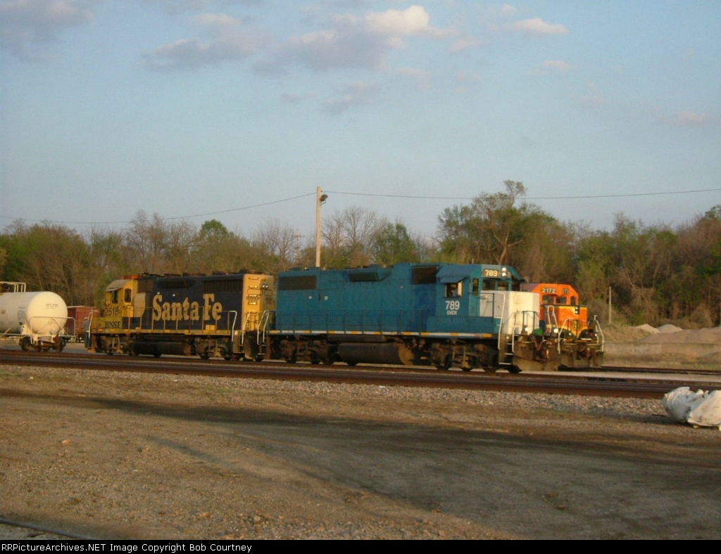 EMDX 789 and BNSF 2514 are the local power